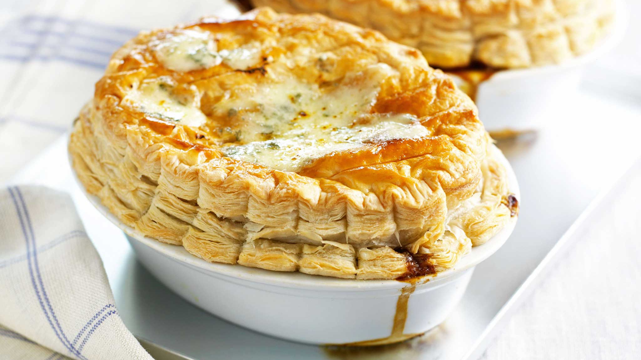 Slow Cooker Beef and Guinness Puff Pie Recipe - Fresco