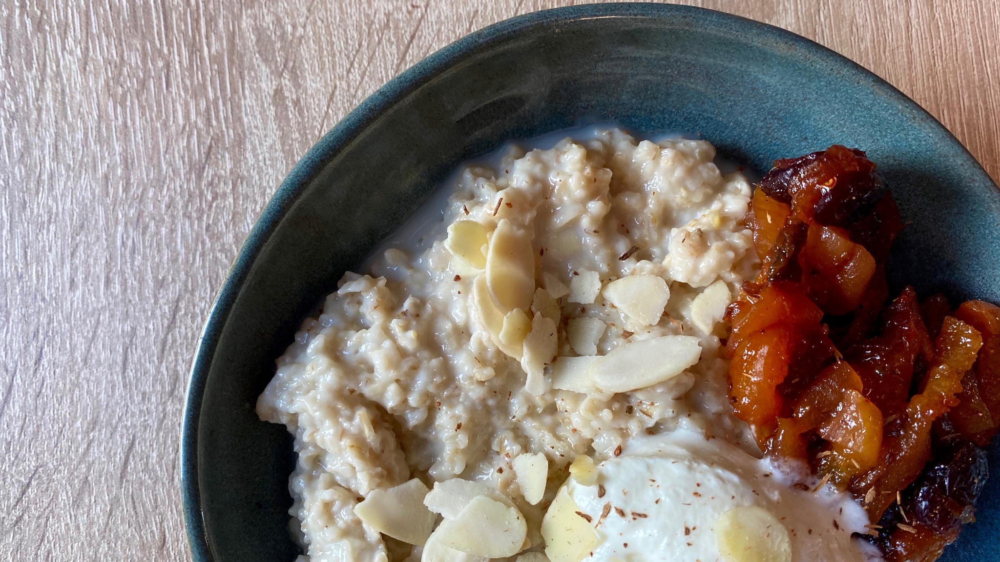 Winter Stewed Fruits and Mascarpone Oats Recipe - Fresco