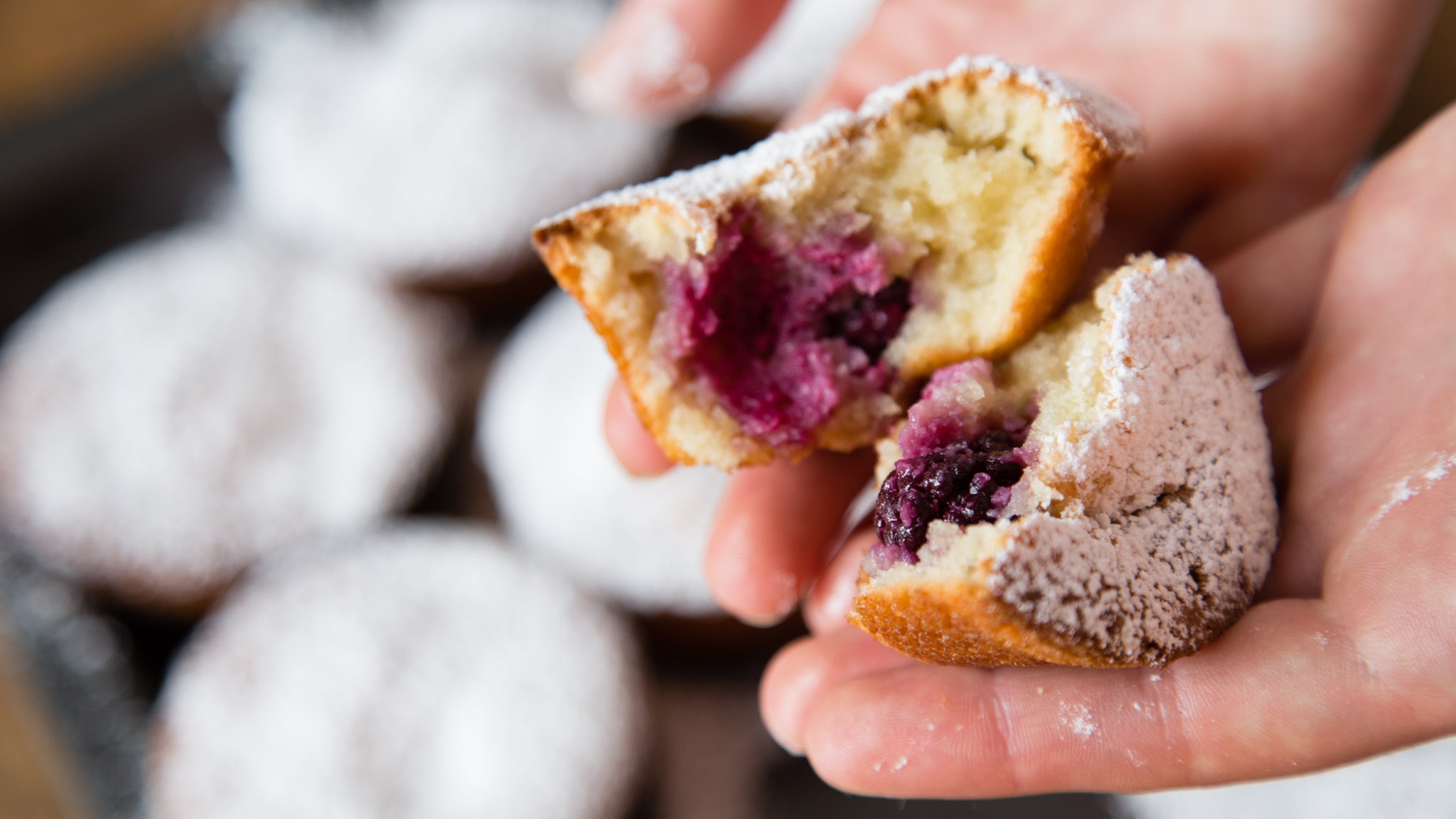 Blackberry Almond Tea Cakes Recipe - Fresco