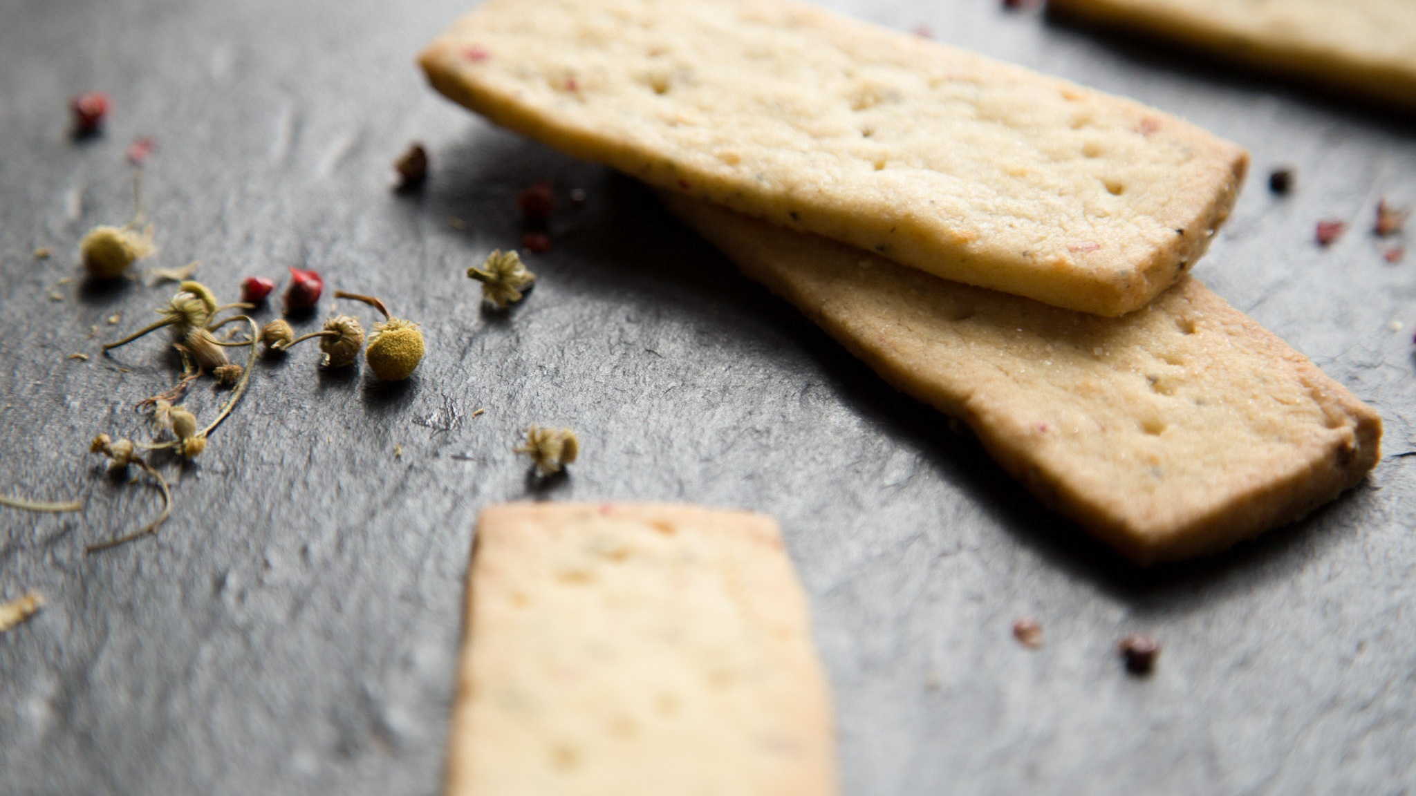 Chamomile & Pink Peppercorn Shortbread Cookies Recipe - Fresco