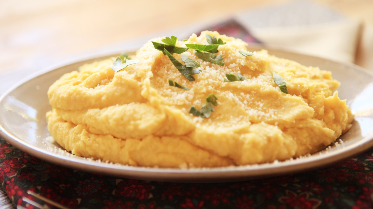 Garlicky Chickpea Mash Recipe - Fresco