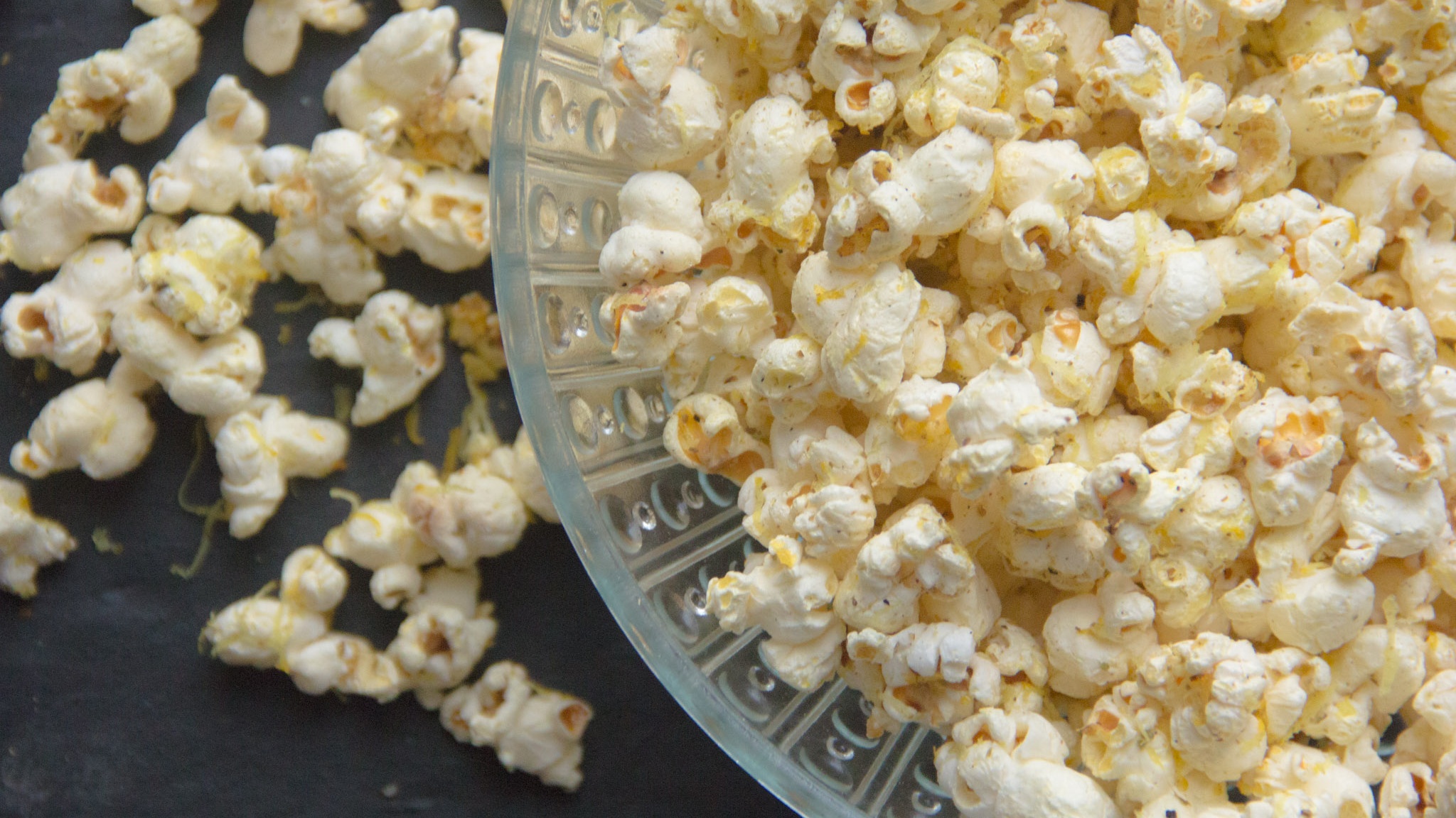 Lemon Fennel Black Pepper Popcorn Recipe - Fresco