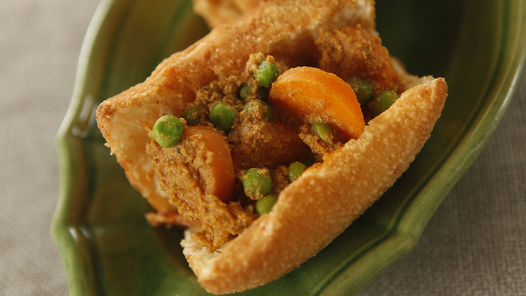 Curry Filled Vetkoek Recipe - Fresco