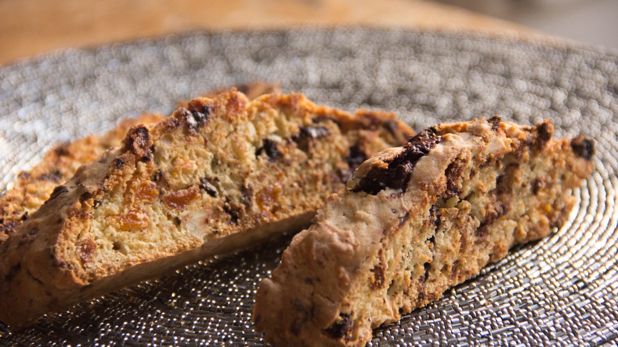 Apricot Cardamom Chocolate Biscotti Recipe - Fresco
